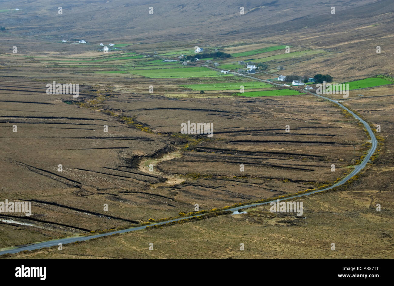Cutting the turf mayo ireland hi-res stock photography and images - Alamy