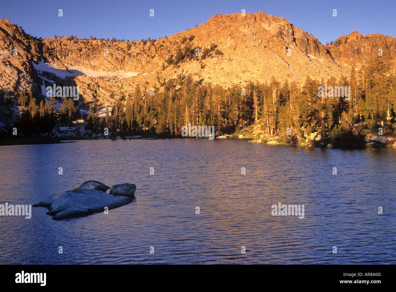 Sunrise at Island Lake, Dinkey Lakes Wilderness, Sierra National Forest ...