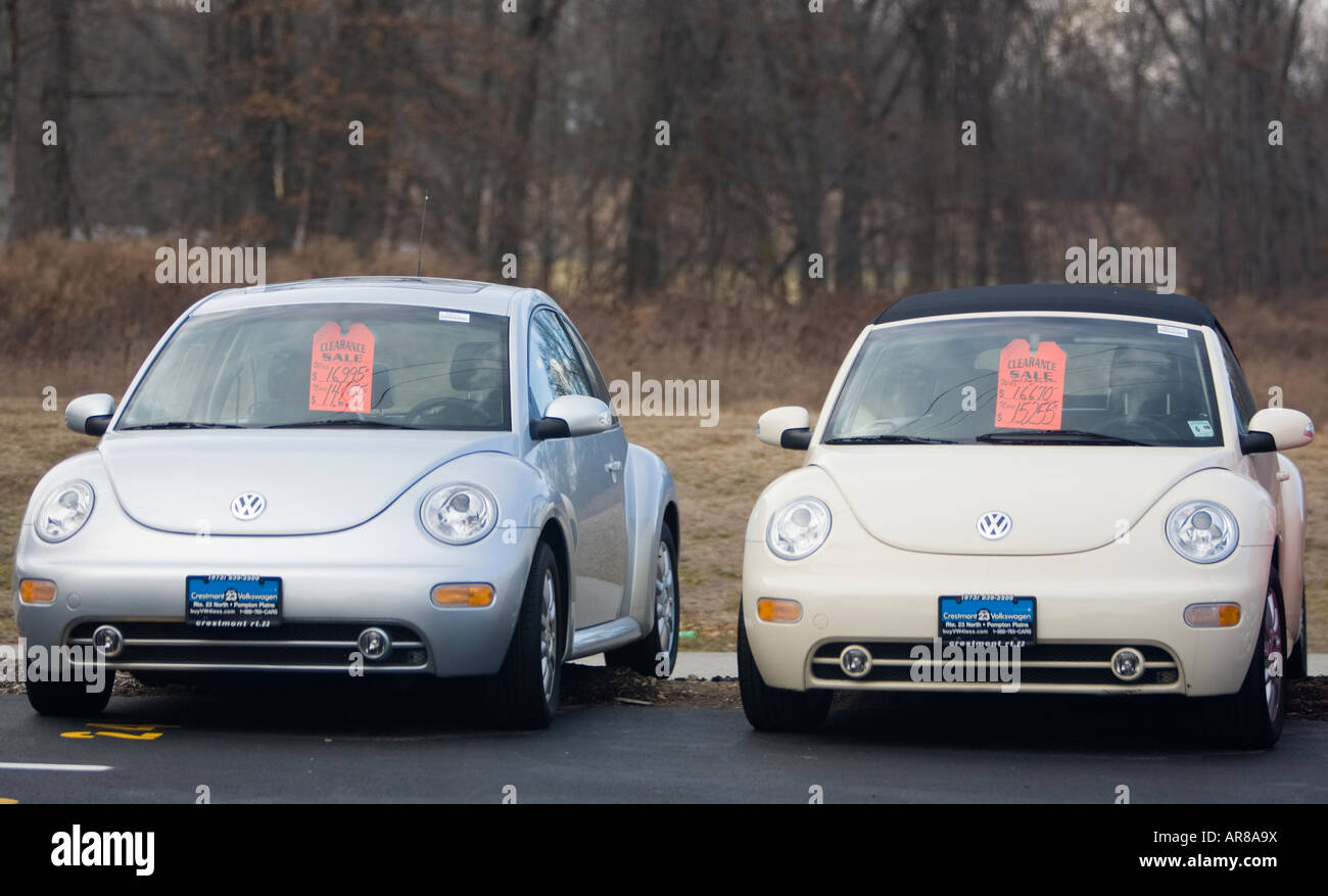 New cars on display on a lot Stock Photo - Alamy