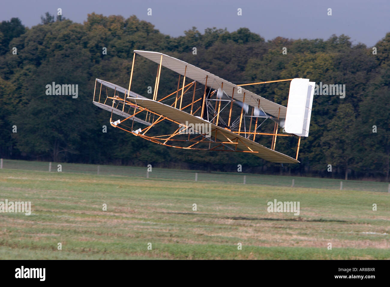 A replica of the Wright Brothers 1905 Wright Flyer III flying Stock ...