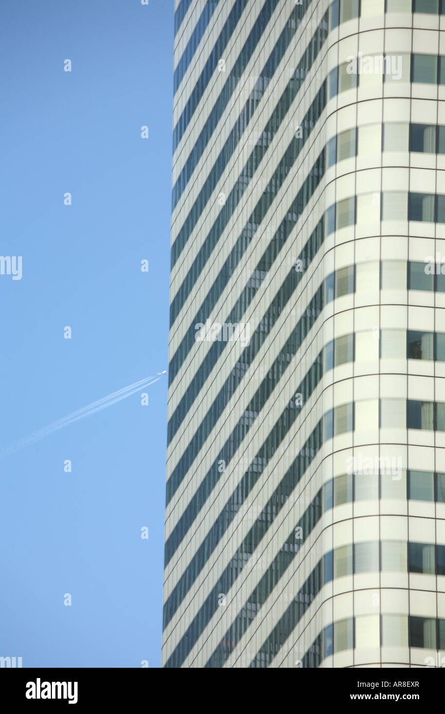 The hsbc tower canary wharf hi-res stock photography and images - Alamy