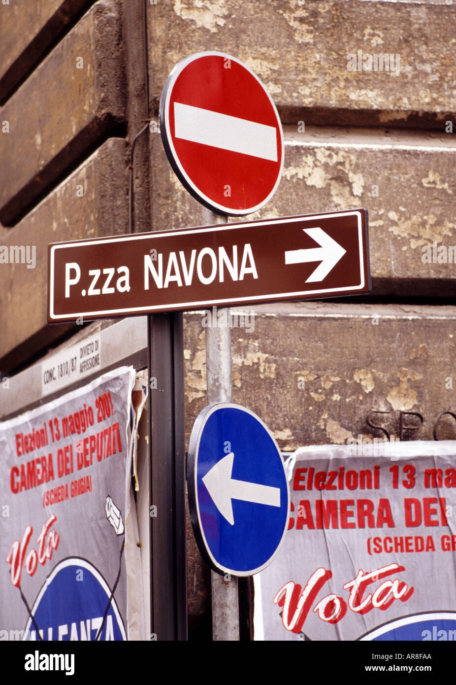 Rome and signs hi-res stock photography and images - Alamy