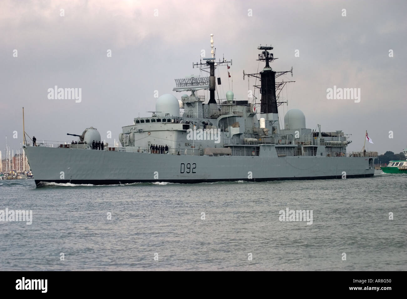 Type 42 destroyer hi-res stock photography and images - Alamy