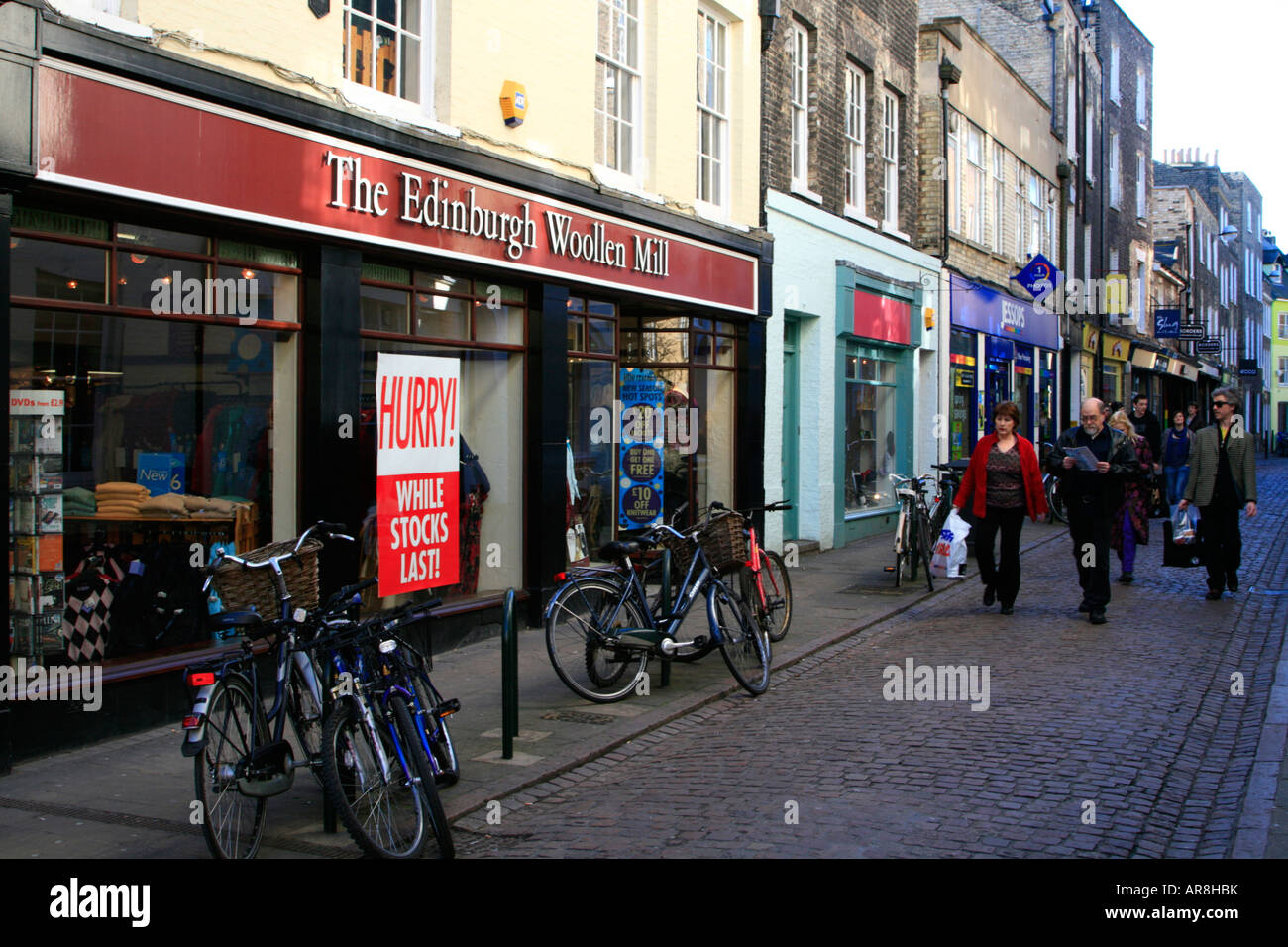 narrow streets city of cambridge town centre cambridgeshire england uk ...