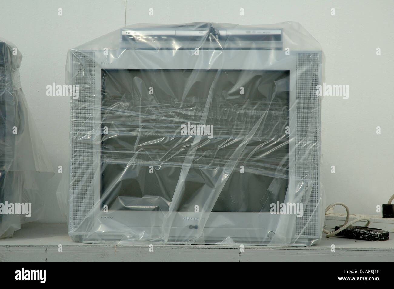 Boxed television hi-res stock photography and images - Alamy