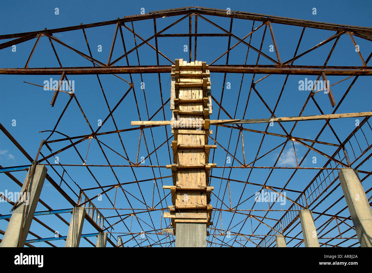 Steel skeleton building foundation frame hi-res stock photography and ...