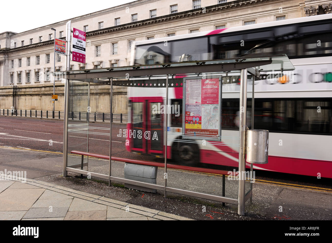 Belfast bus stop hi-res stock photography and images - Alamy