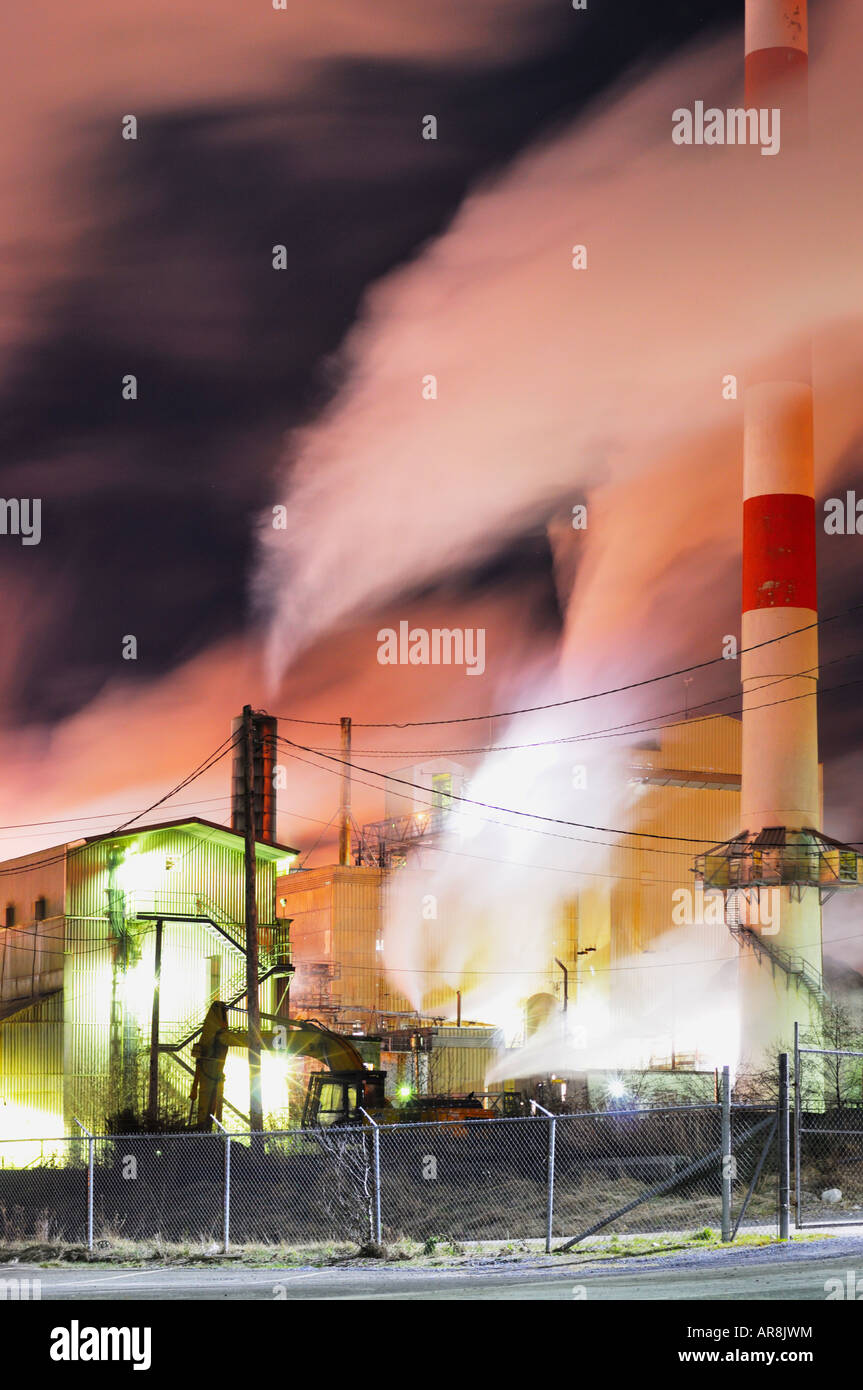 Pulp mill air pollution hi-res stock photography and images - Alamy