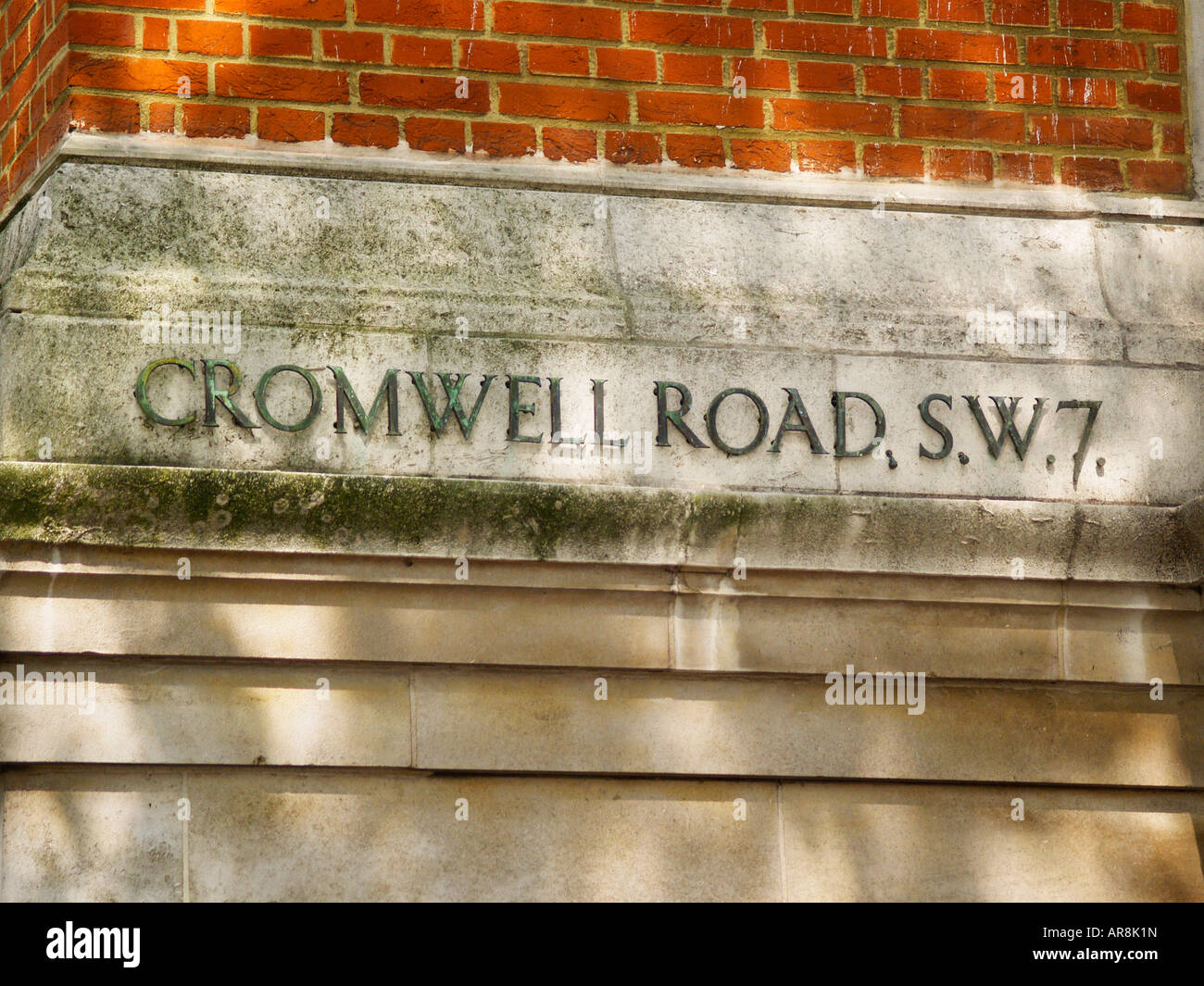 Cromwell Road sign London SW7 London England Stock Photo - Alamy