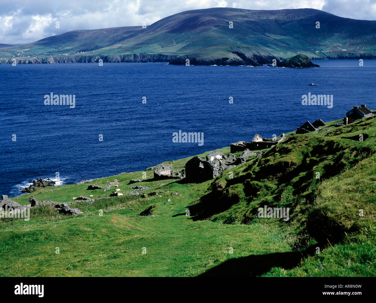 deserted island village off the irish atlantic coast Stock Photo - Alamy