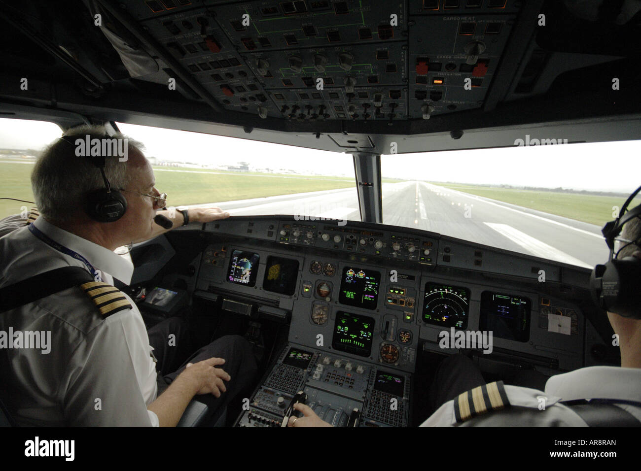 Landing Roll out Stock Photo - Alamy