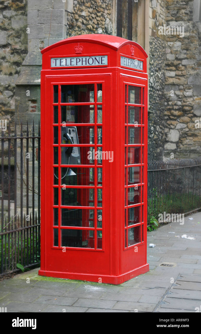 Royal phonebox hi-res stock photography and images - Alamy