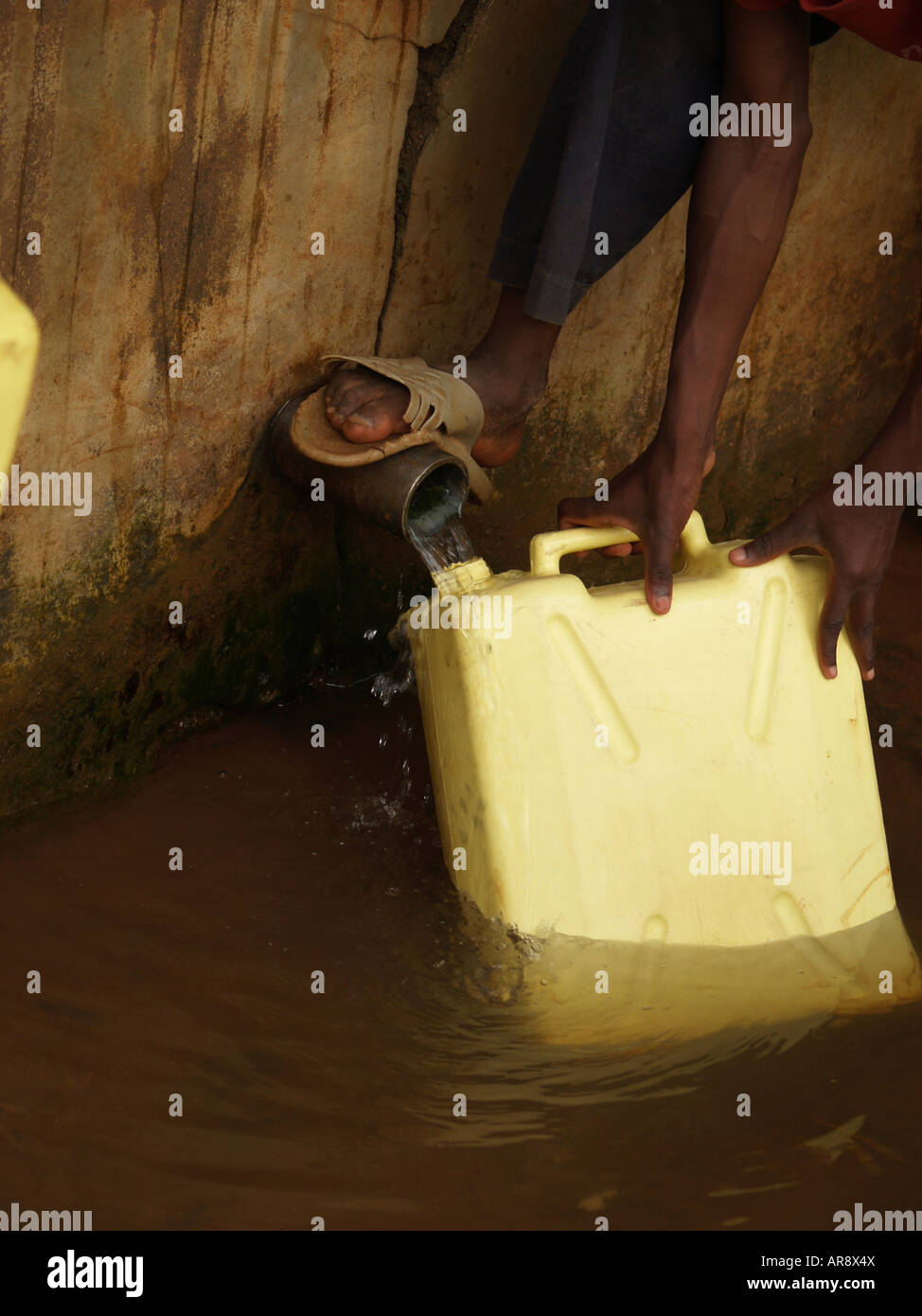 Poor water supply hi-res stock photography and images - Alamy