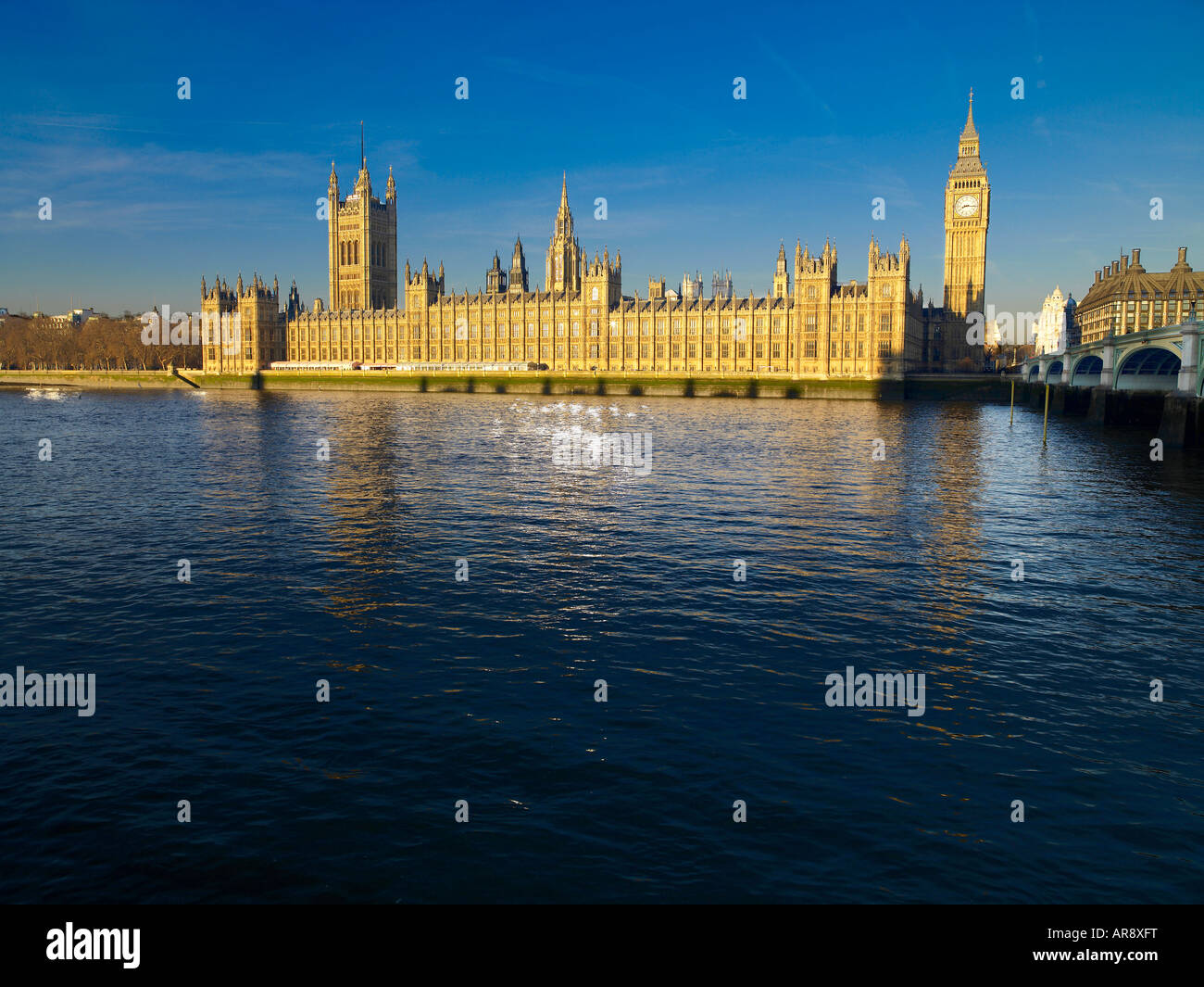 House of commons terrace hi-res stock photography and images - Alamy