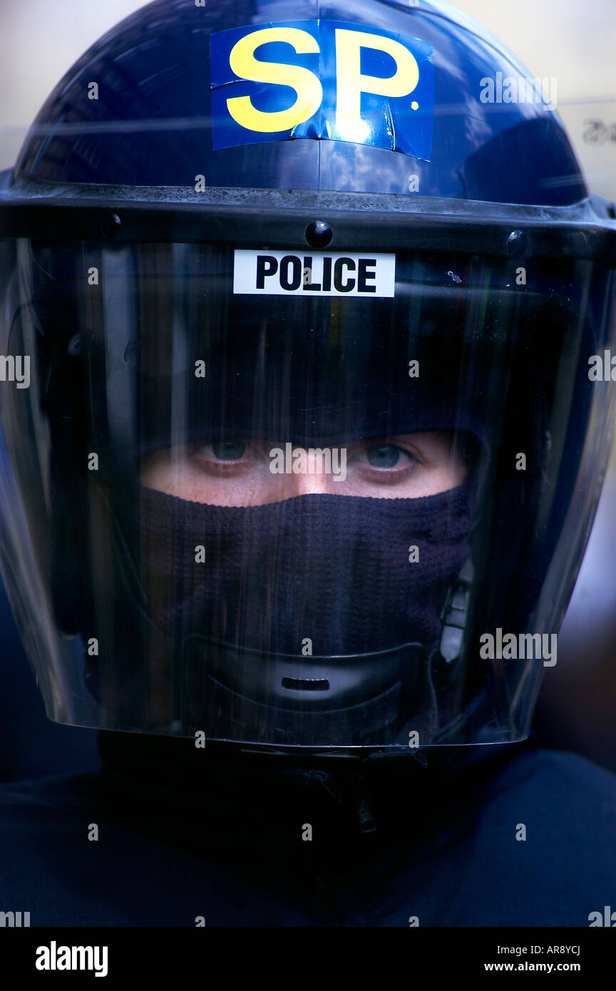 A close up of a riot police officer Stock Photo - Alamy