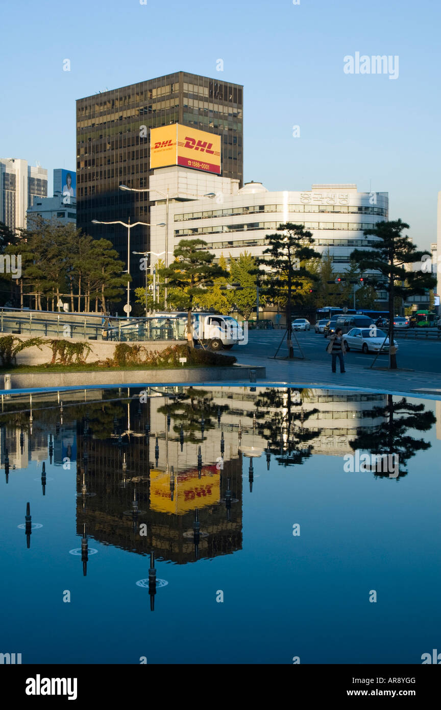 Dhl parcel service building in hi-res stock photography and images - Alamy