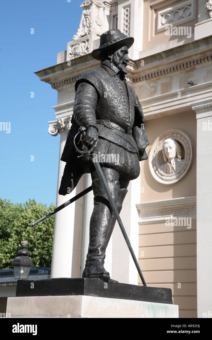 Walter Raleigh Elizabeth Stock Photos & Walter Raleigh Elizabeth Stock ...