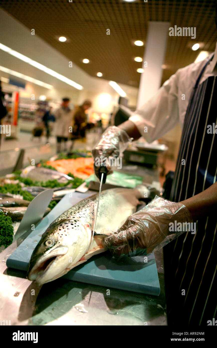 Fishmonger counter hi-res stock photography and images - Alamy