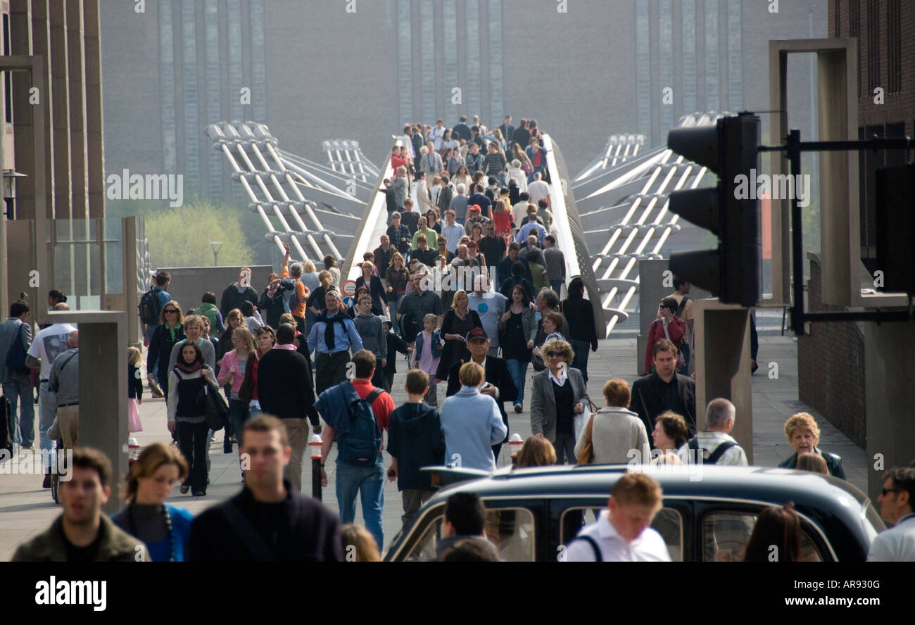 Bridge crush hi-res stock photography and images - Alamy
