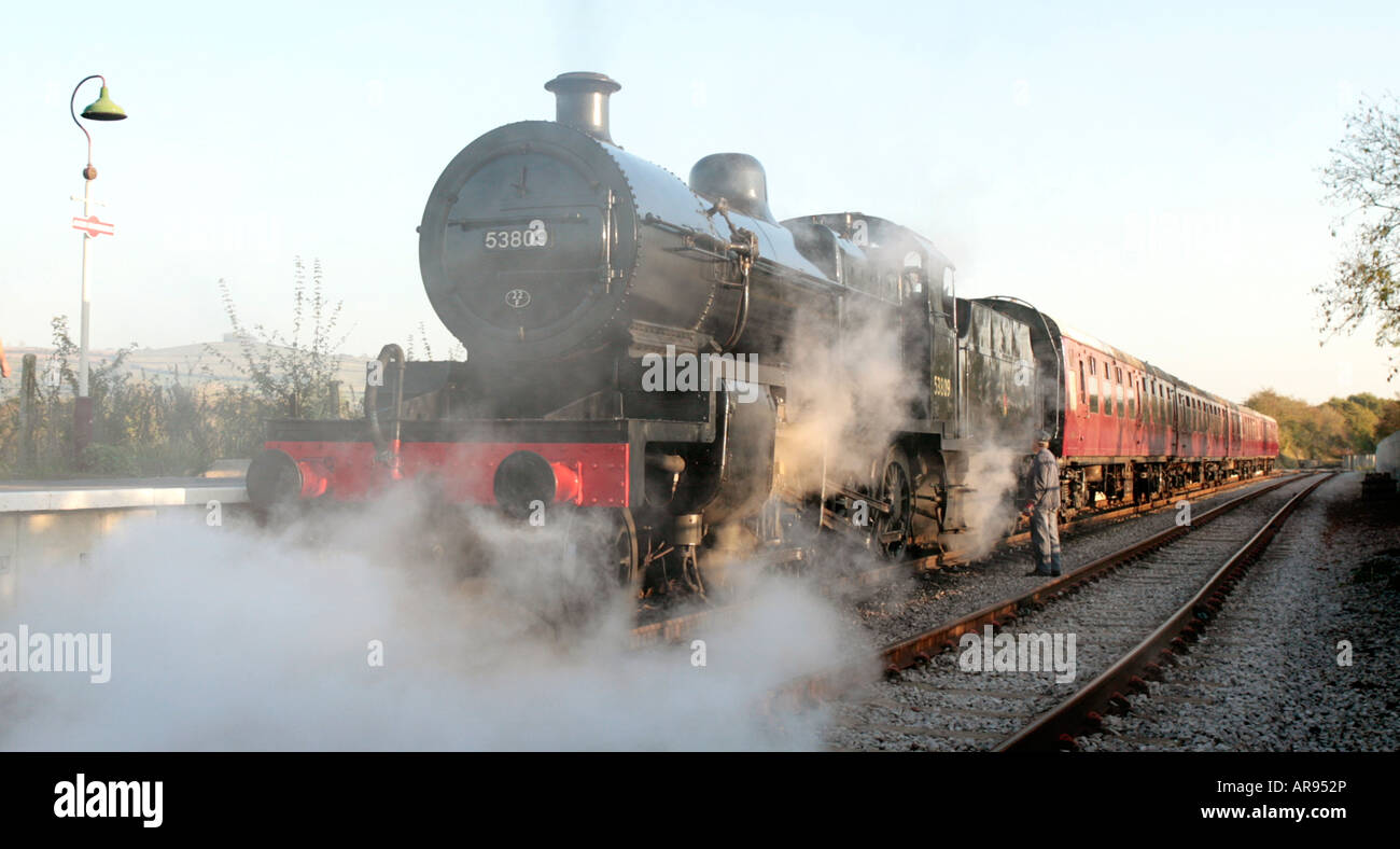 A steam train sat at the platform Stock Photo - Alamy