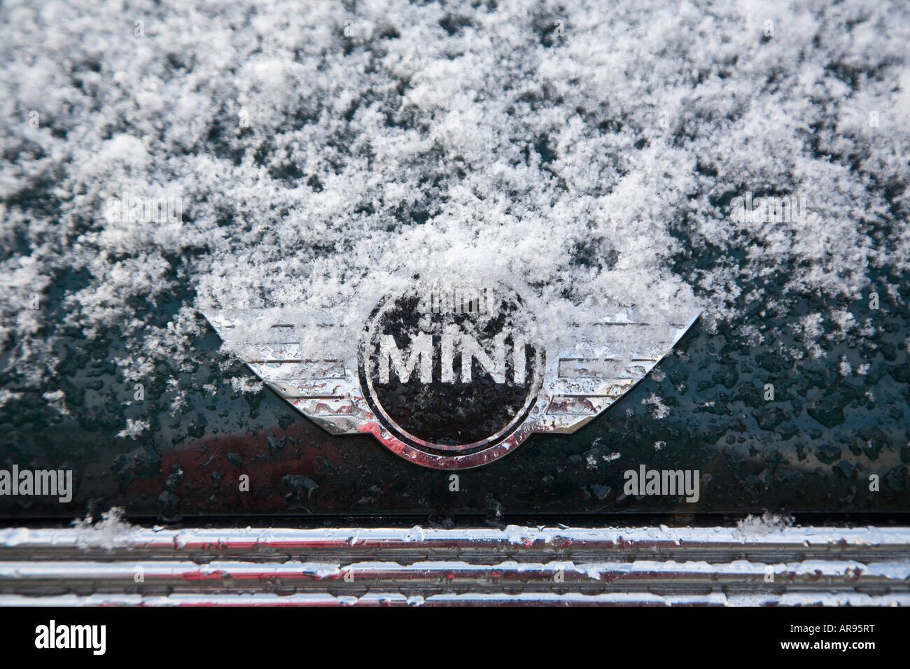 Mini cooper emblem hi-res stock photography and images - Alamy