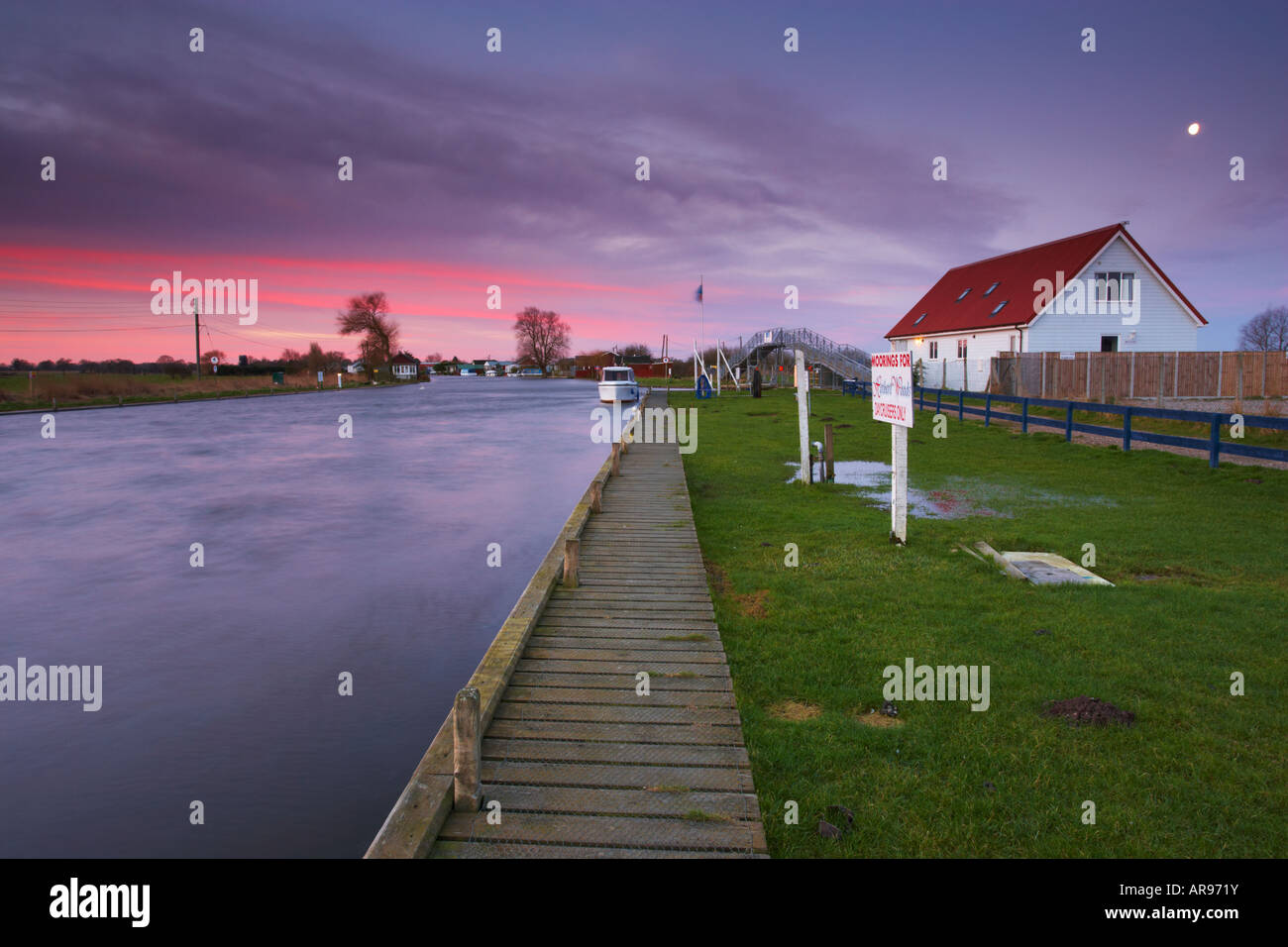 Potter Heigham beside the River Thurne in the Norfolk Broads Stock ...