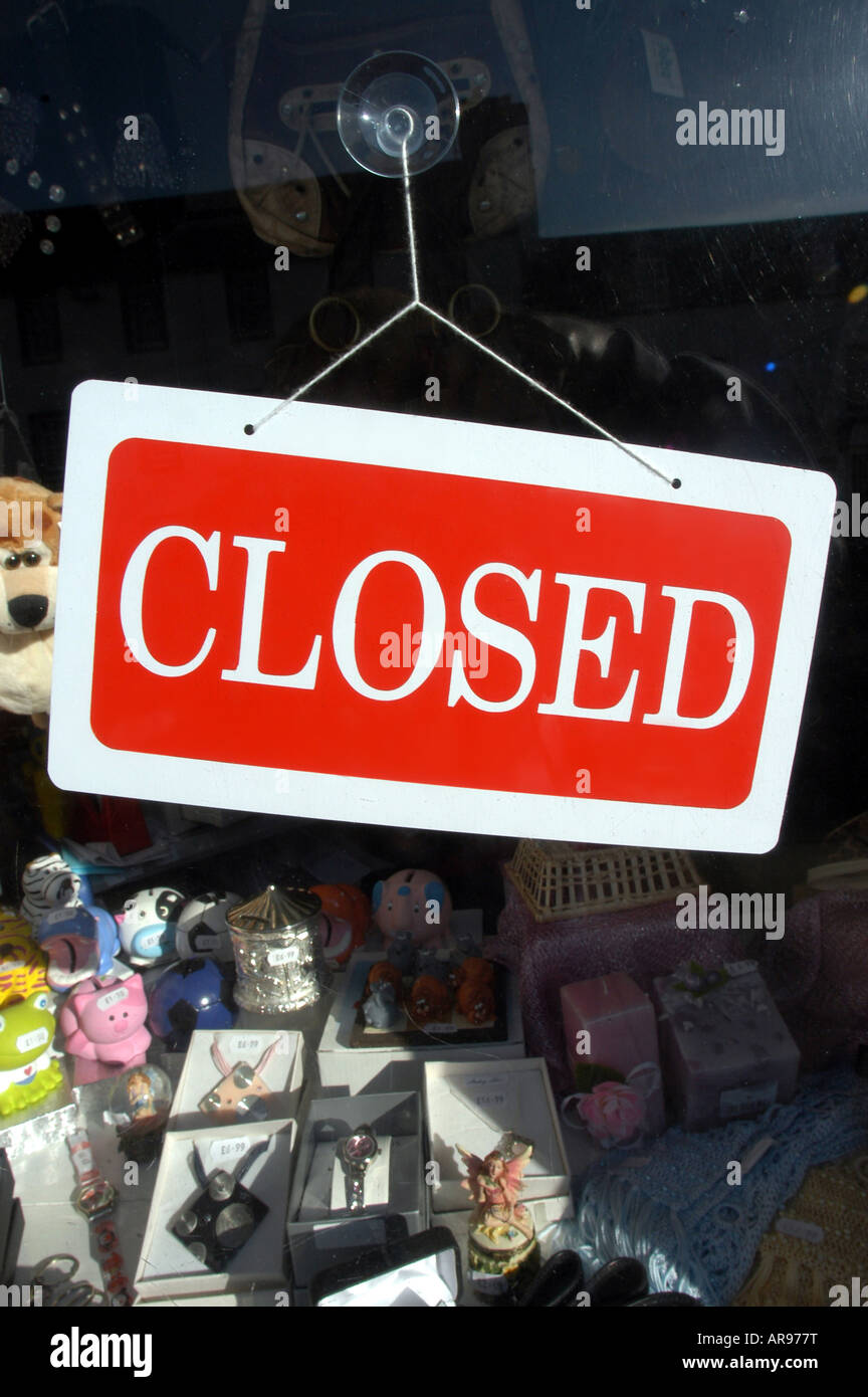 A shop displaying a closed sign Stock Photo - Alamy