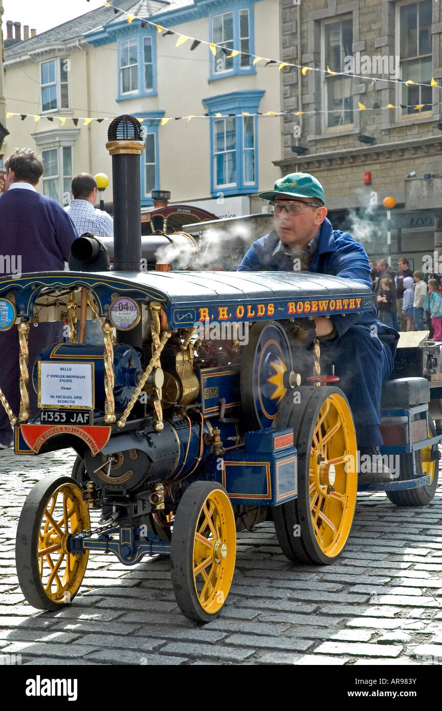 Driving traction engine hi-res stock photography and images - Alamy