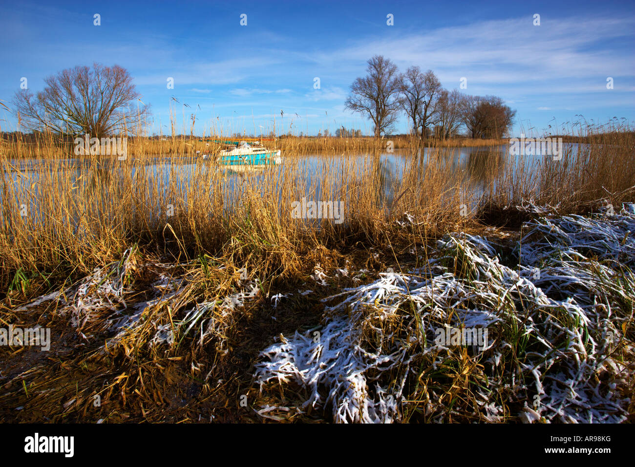 River Waveney Boating High Resolution Stock Photography and Images - Alamy