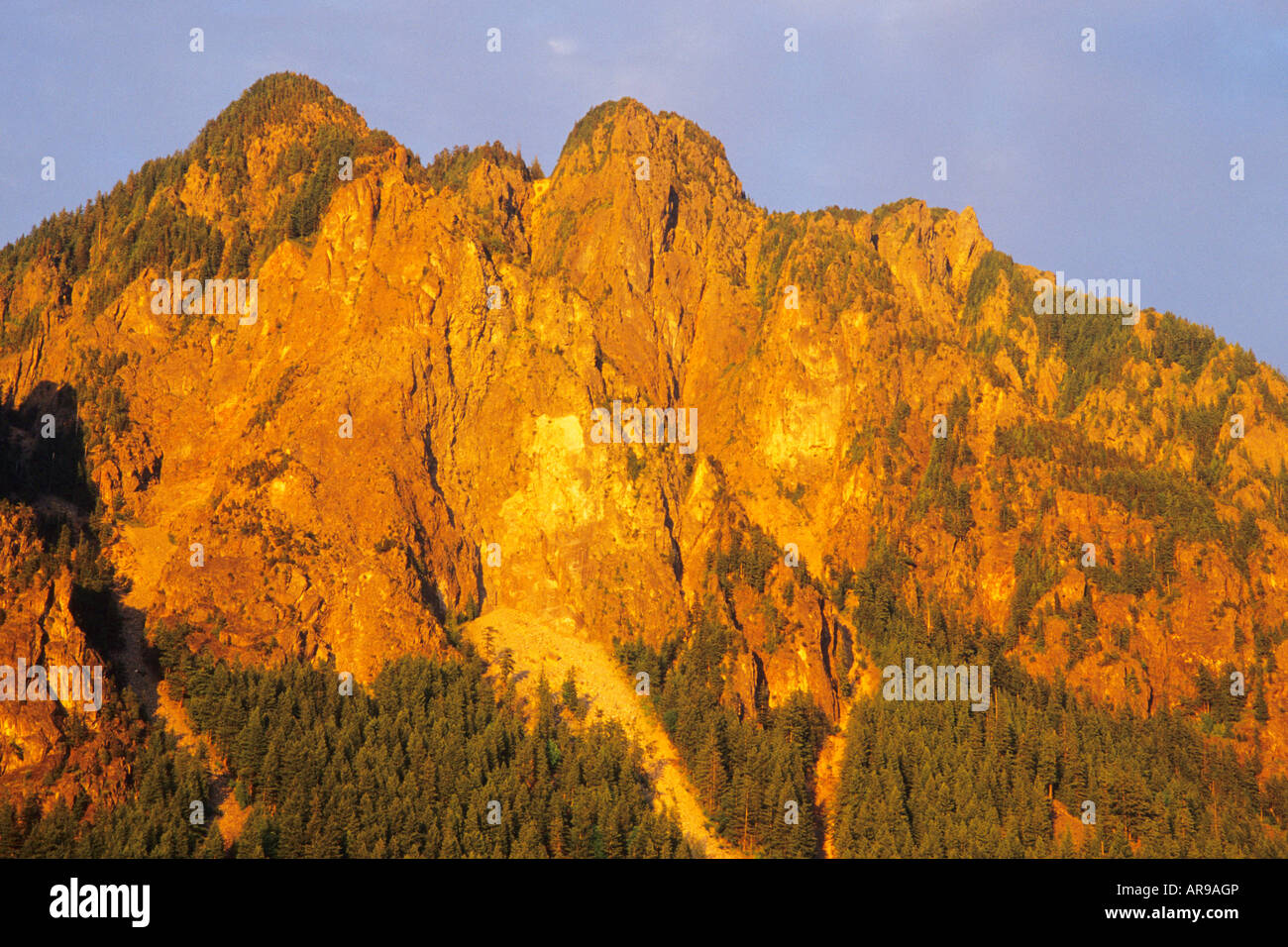 Mount Si at sunset, Washington Cascade Mountains Stock Photo - Alamy
