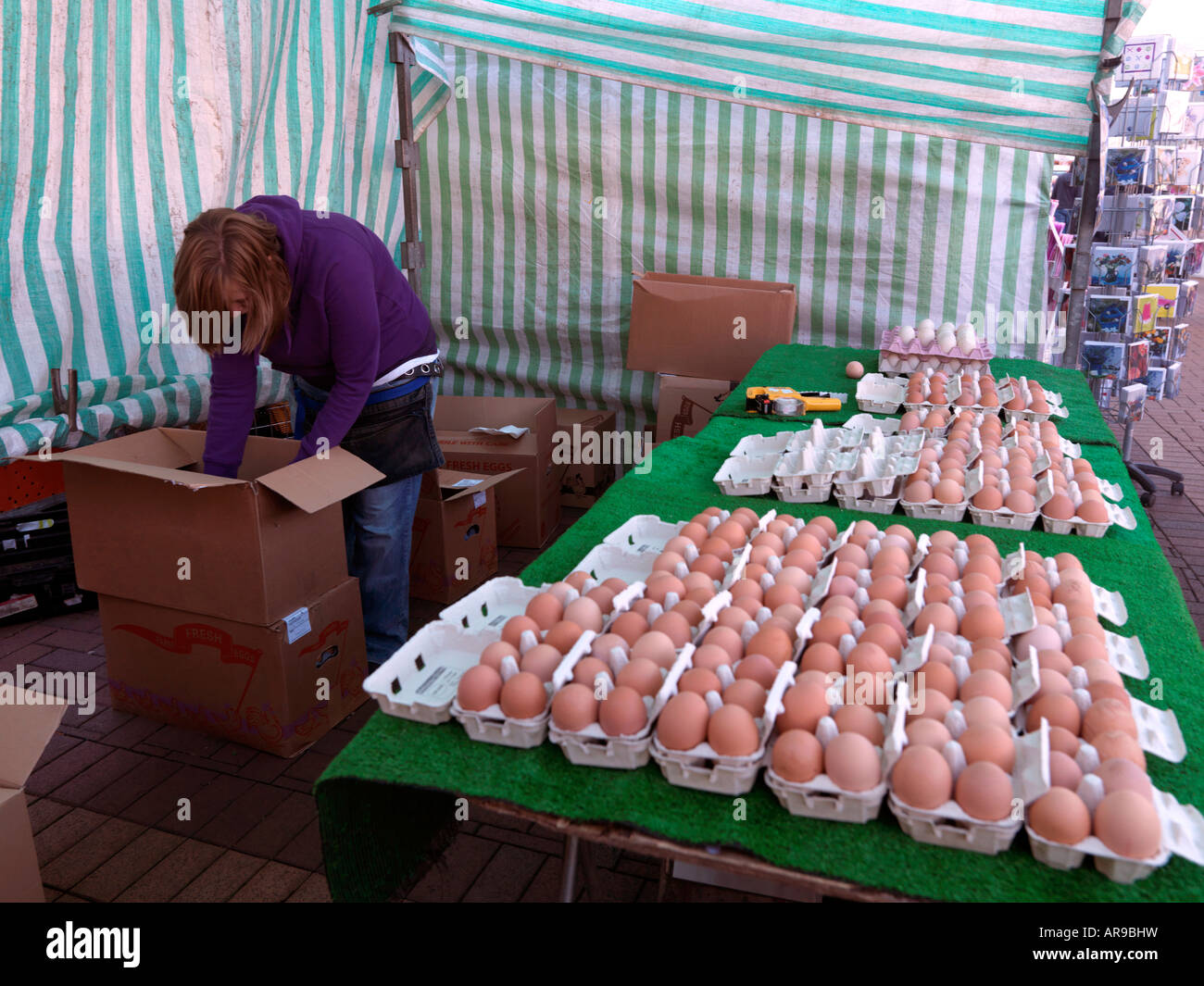 Market stall eggs hi-res stock photography and images - Alamy