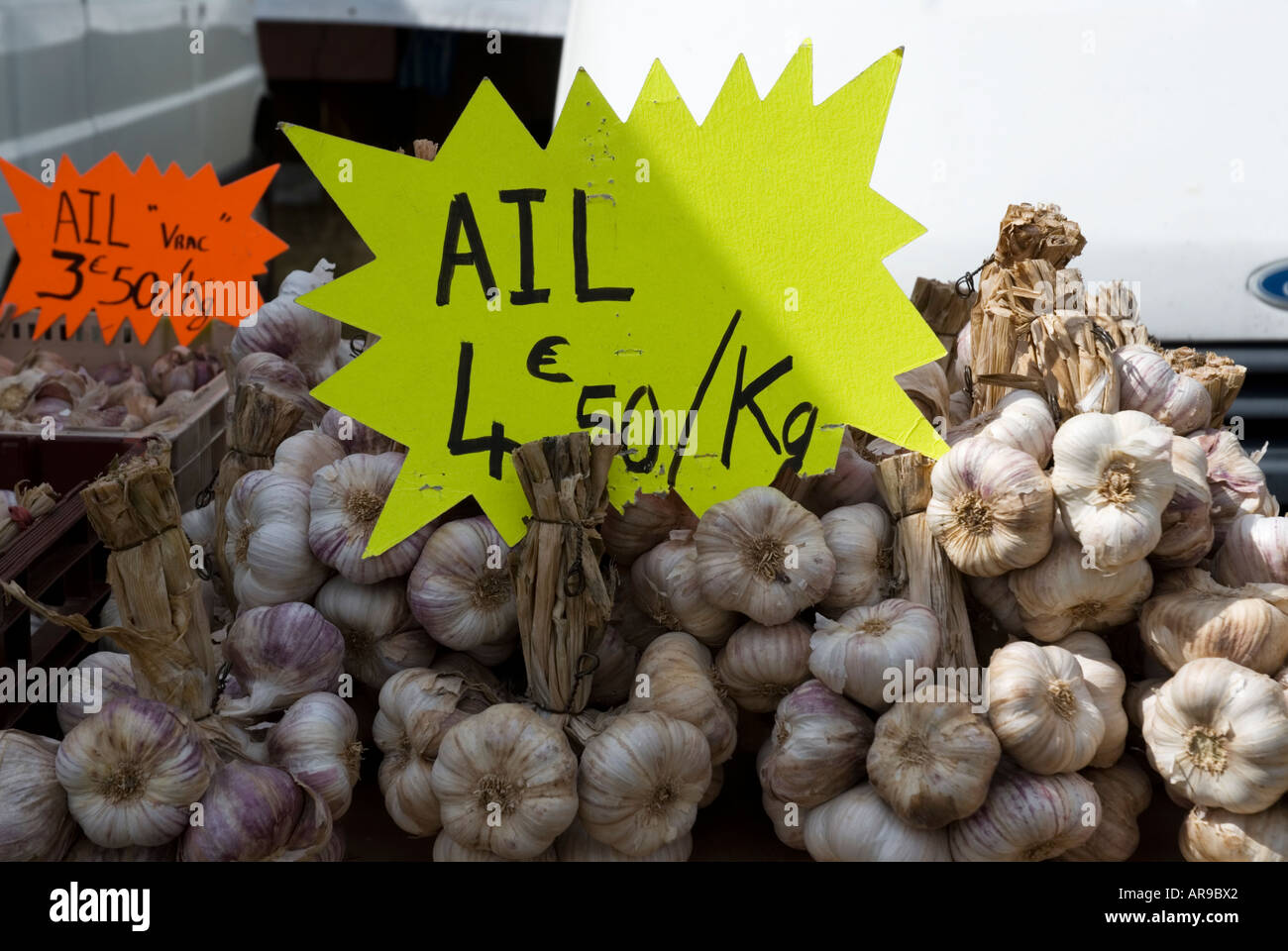 Image of Garlic for sale on a French market stall Stock Photo - Alamy