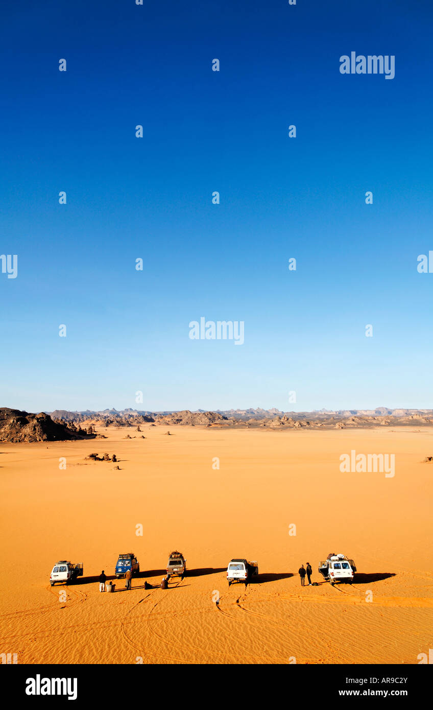 Four wheel drive safari in the Akakus Mountains Libya Stock Photo - Alamy
