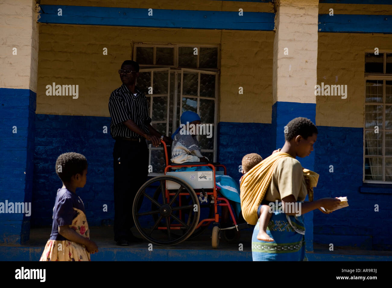 Poor hospital africa hi-res stock photography and images - Alamy