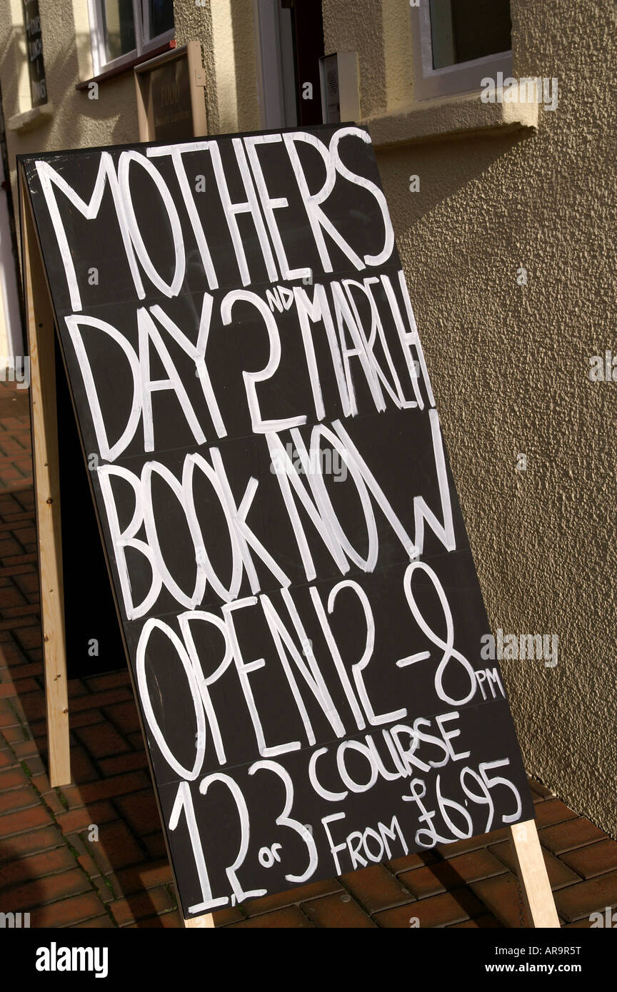 Pub blackboard hi-res stock photography and images - Alamy