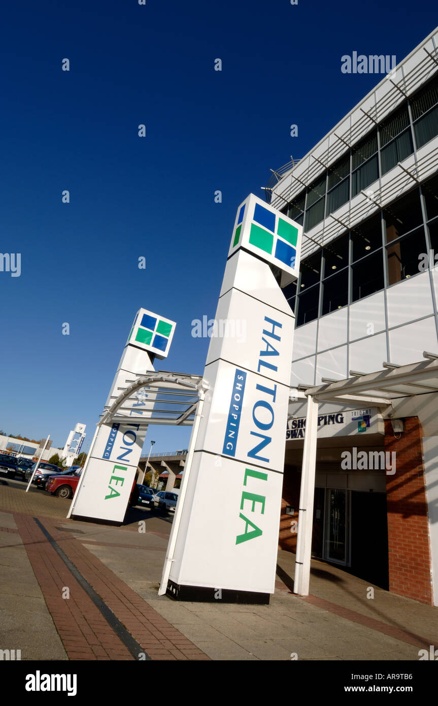 Halton Lea shopping centre Runcorn Cheshire England UK Stock Photo - Alamy