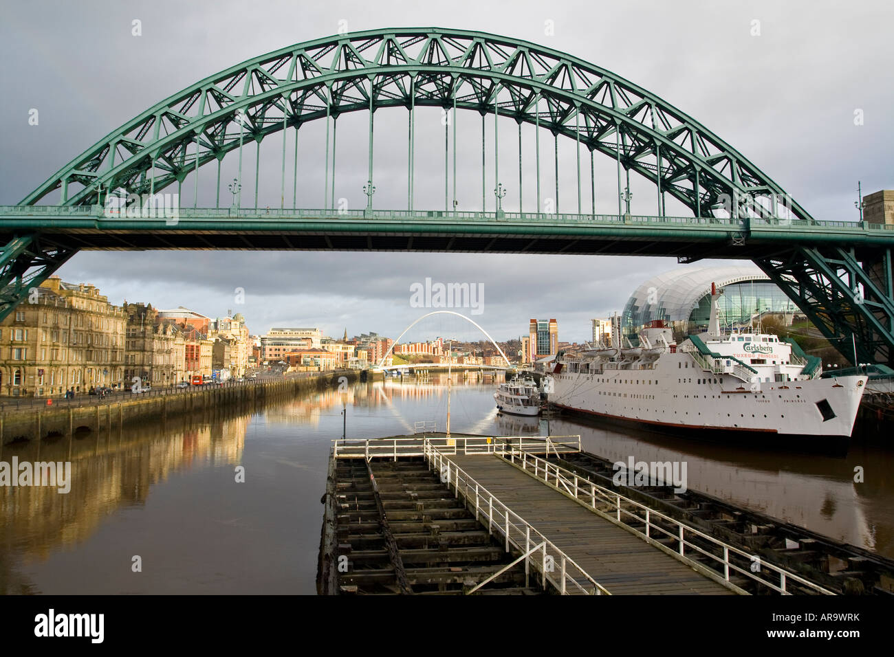 The River Tyne and the Tyne Bridge in Newcastle Stock Photo - Alamy