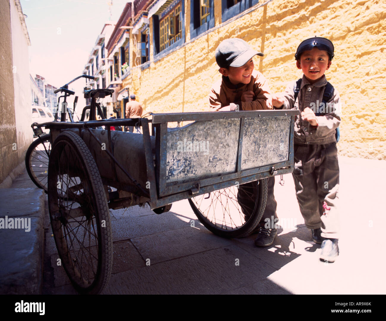 Tibetan children in street hi-res stock photography and images - Alamy