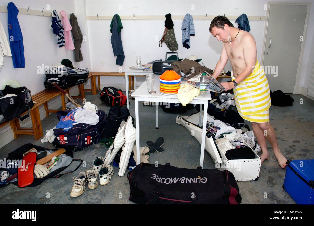Cricket players changing room hi-res stock photography and images - Alamy