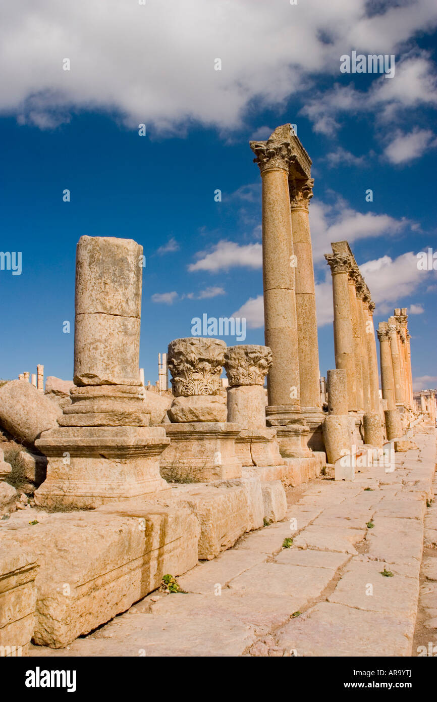 Corinthian Columns, Jerash, Jordan Stock Photo - Alamy