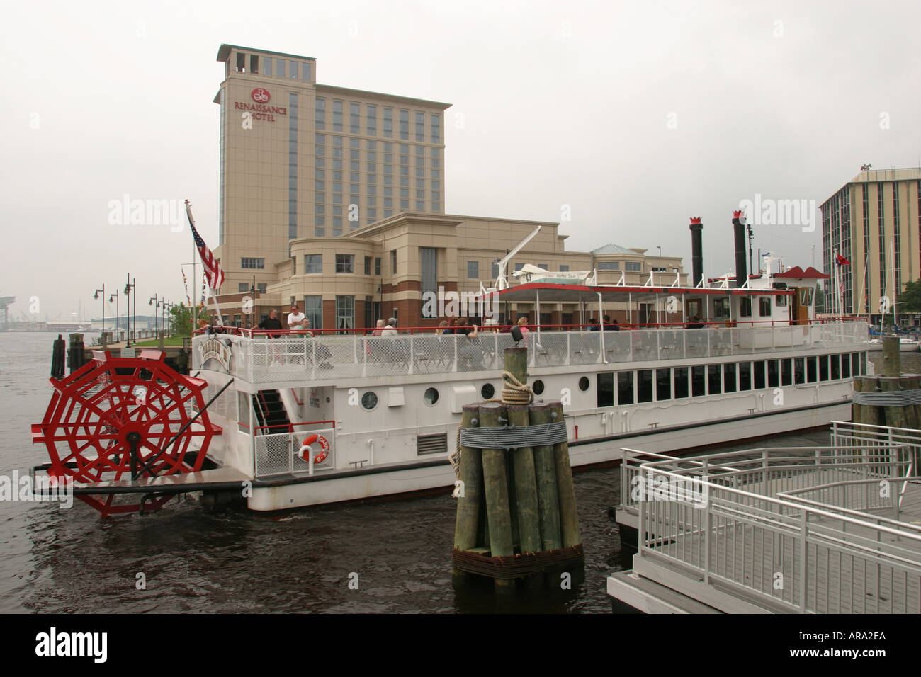 Replica Riverboat High Resolution Stock Photography and Images - Alamy