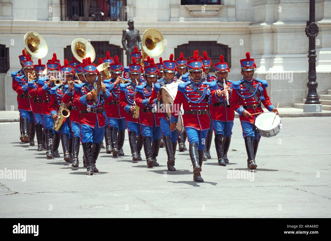 Lima changing of the guard hi-res stock photography and images - Alamy
