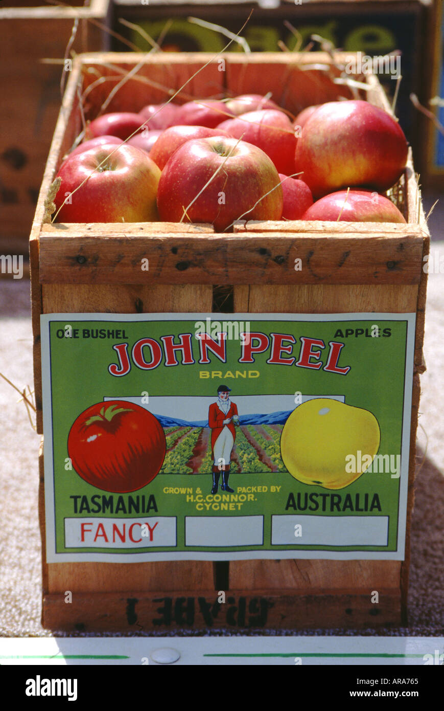 Old Tasmanian apple box and label Stock Photo - Alamy