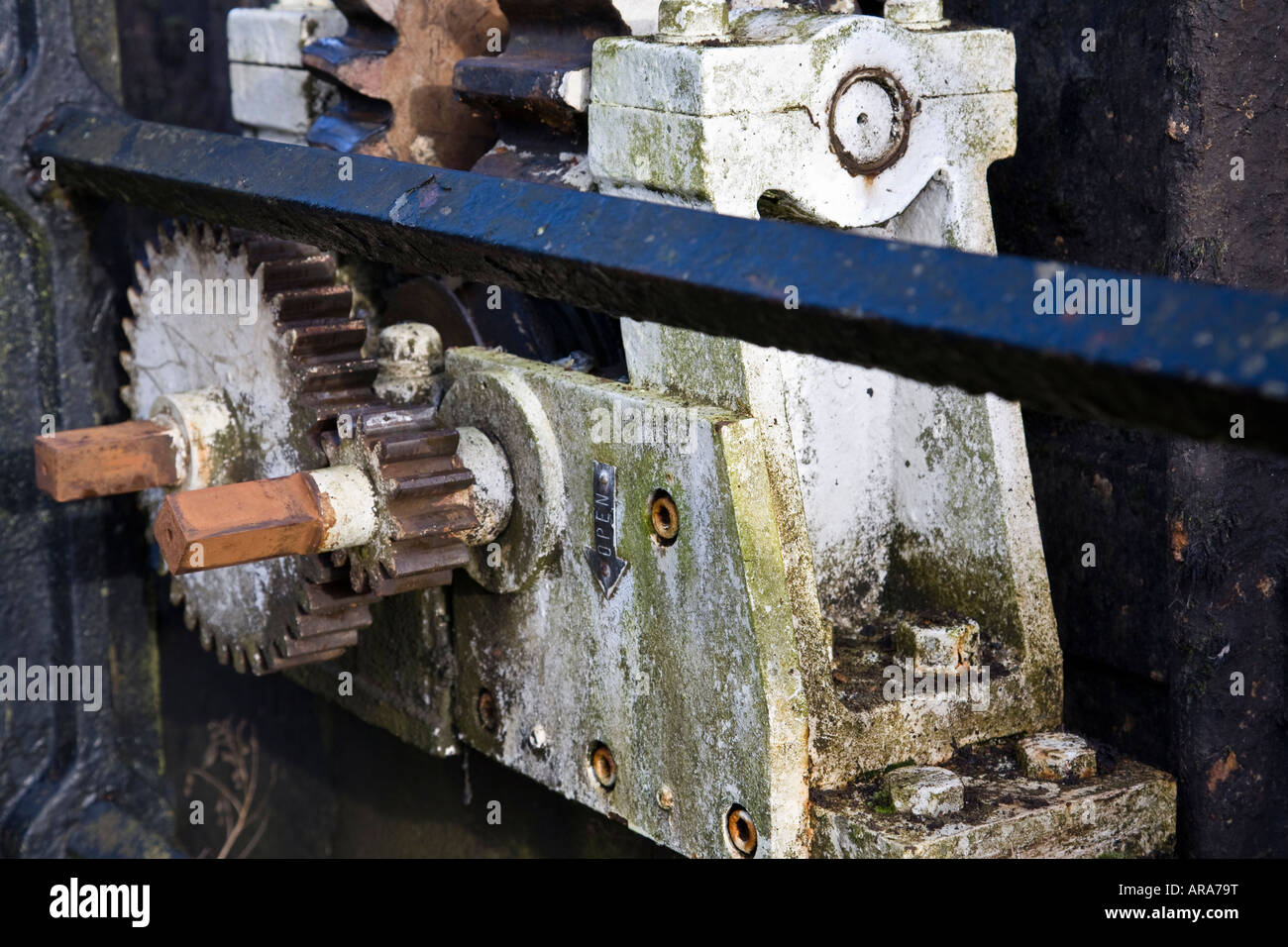 Close-up of the sluice gate mechanism on the Wey Navigation at ...