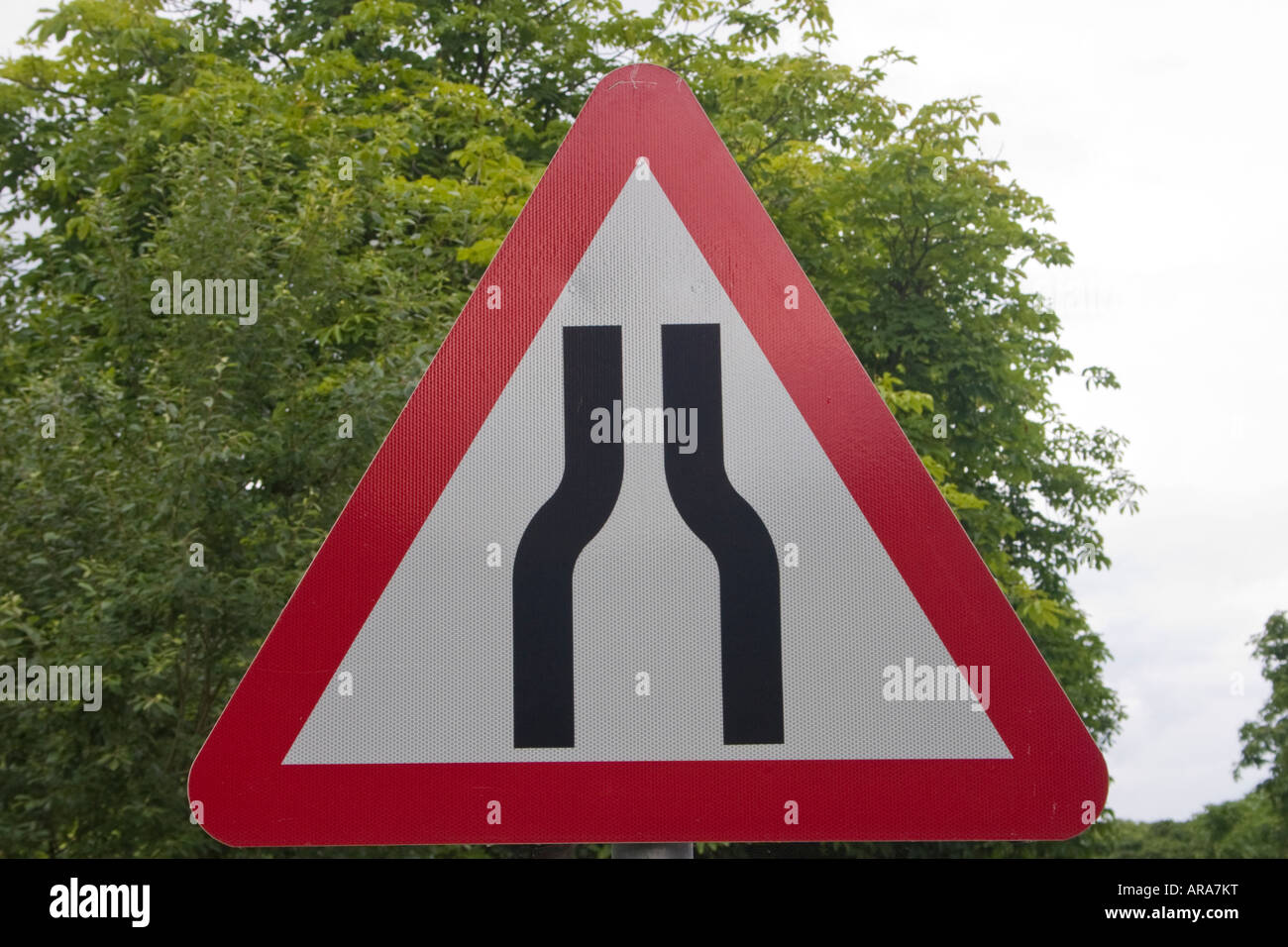 Road narrows sign red triangle hi-res stock photography and images - Alamy