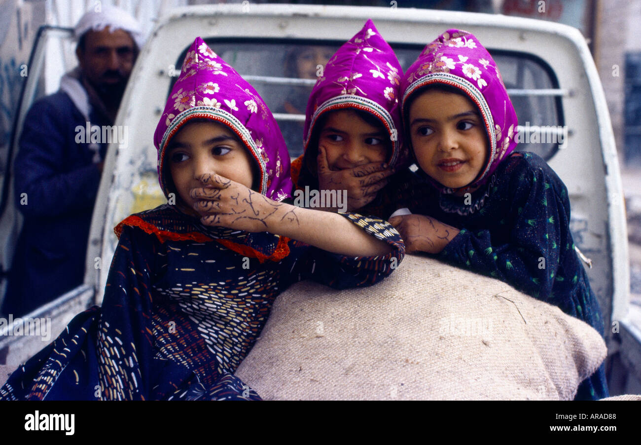 Girls yemen hi-res stock photography and images - Alamy