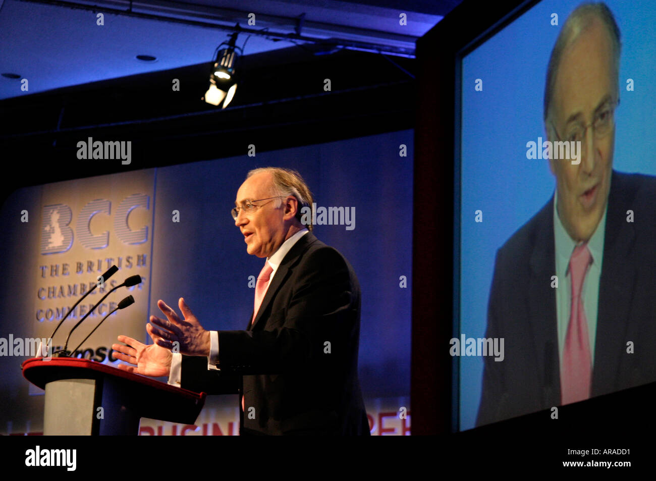 michael howard mp and conservative leader making a speech at a london ...