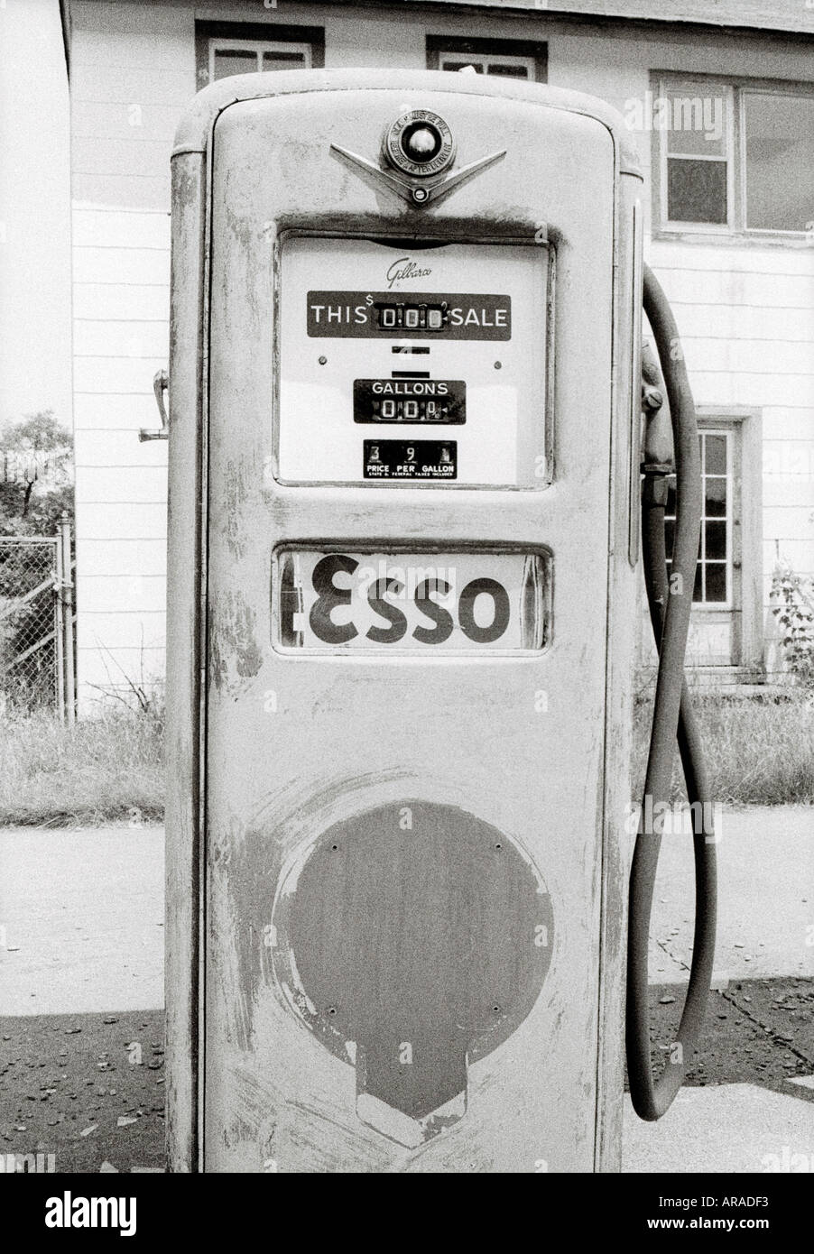 A gas pump in an abandoned gas station in July 1979 Stock Photo - Alamy