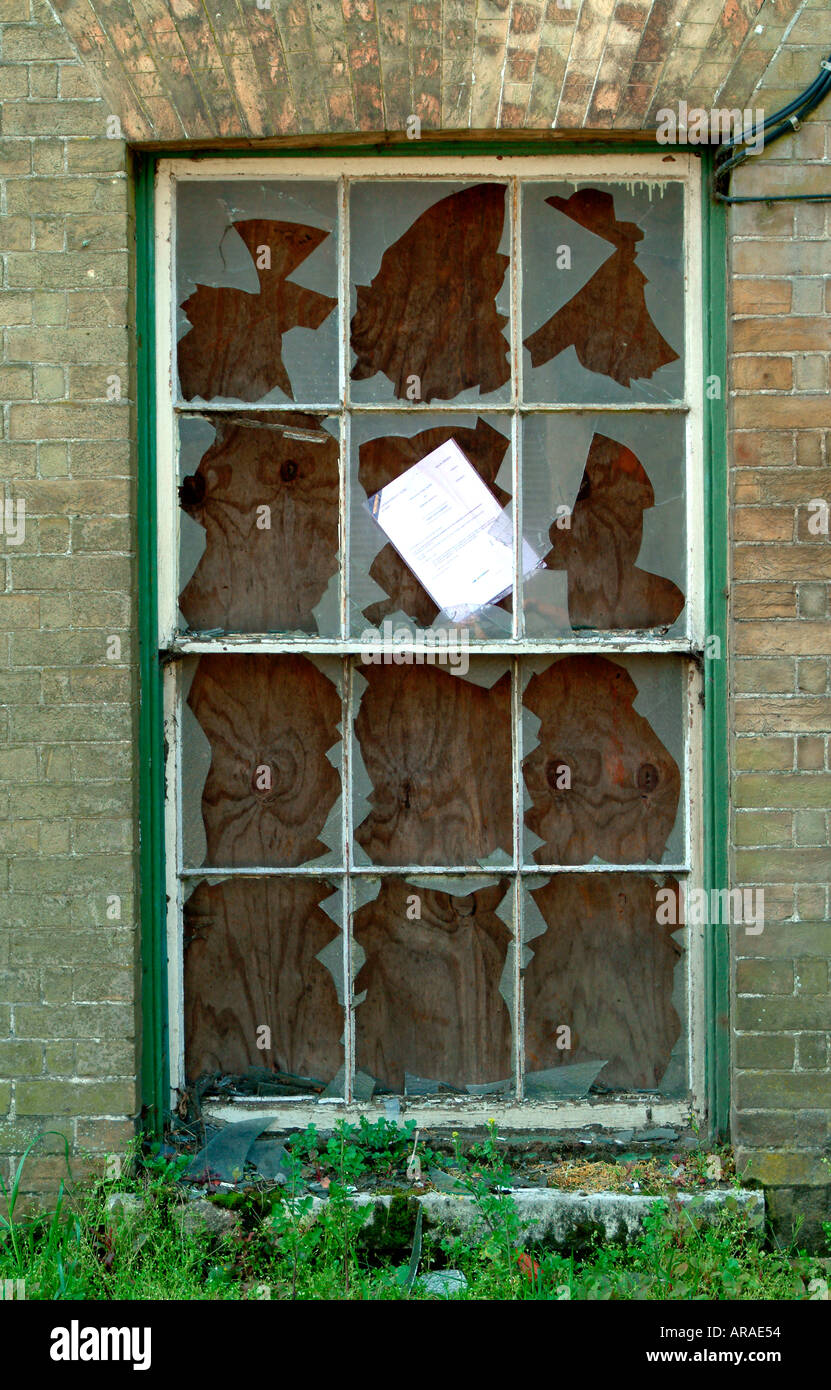 Broken window panes Stock Photo - Alamy