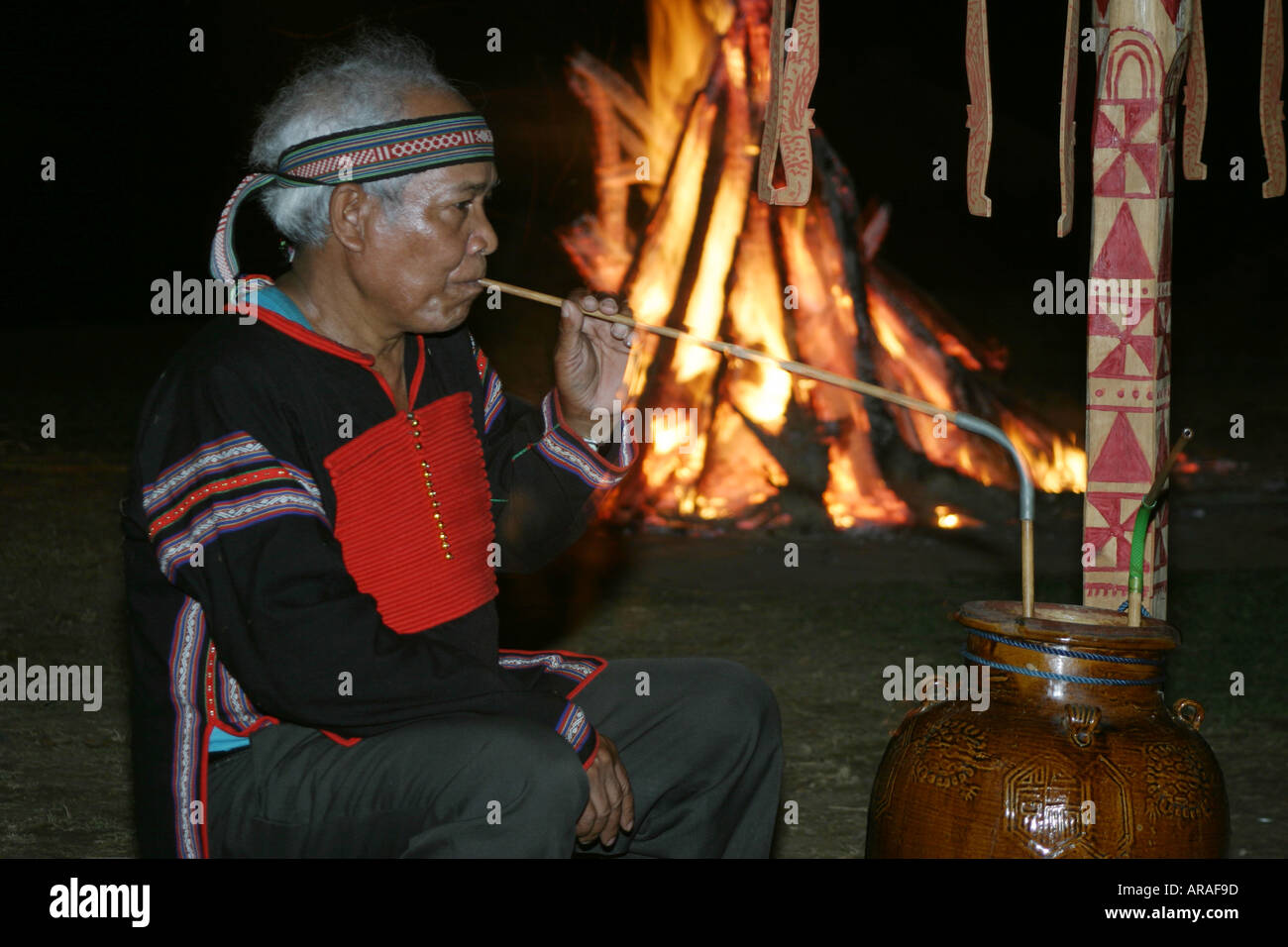 Mnong tribe hi-res stock photography and images - Alamy